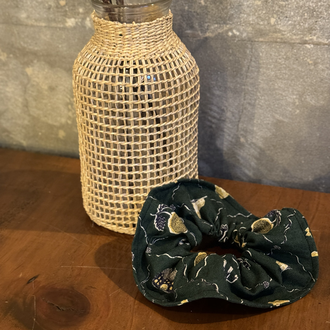 [SPECIAL EXHIBITION IN APRIL] High quality cat green scrunch | idus