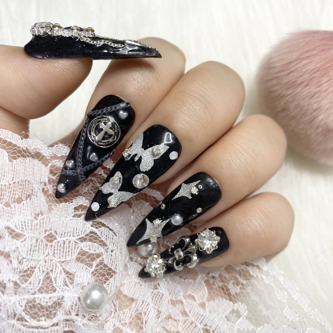 [K-pop] LE SSERAFIM Blue flame nail tips