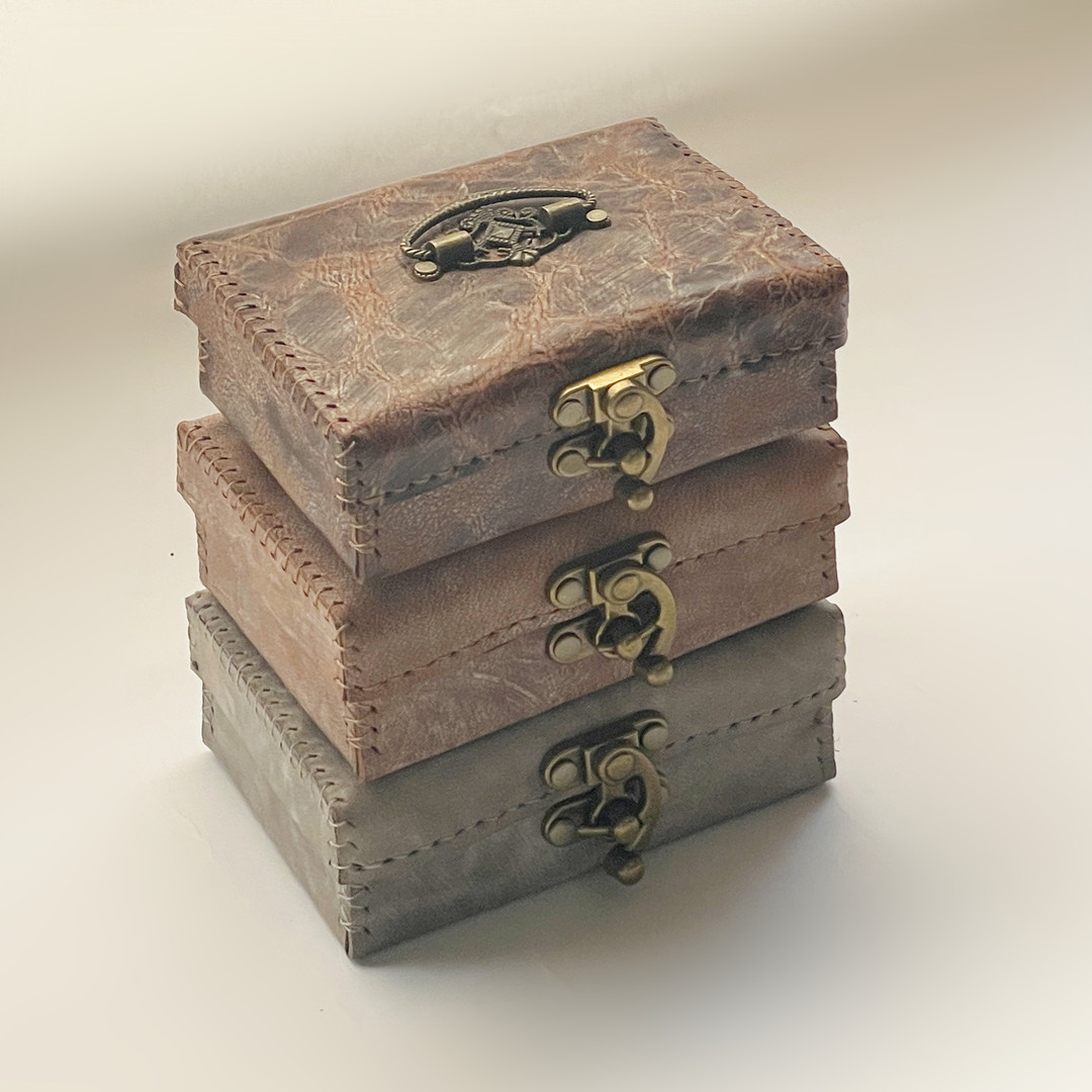 Vegetable Leather Treasure Storage Box (Type 2) | idus