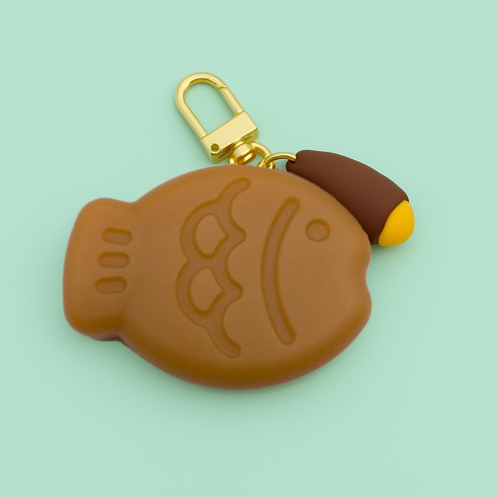 💜 Take one fish-shaped bread keychain and one smart tok home! 😊 | idus