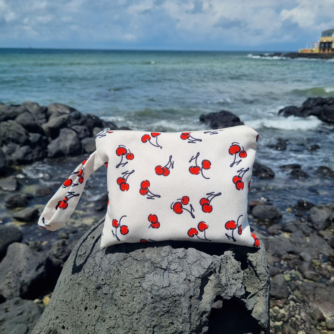 cherry pouch | idus