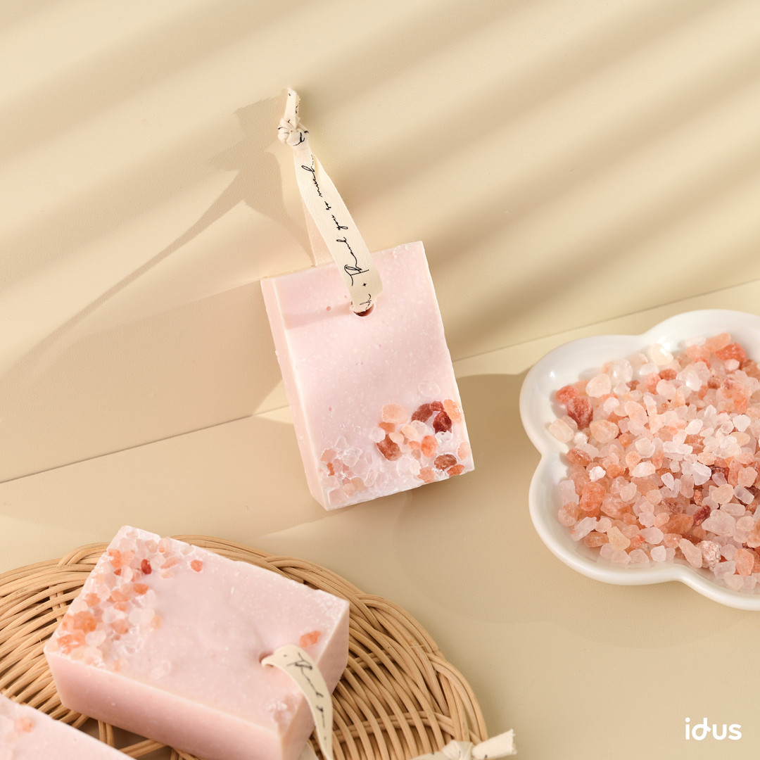 Himalayan pink salt soap | idus