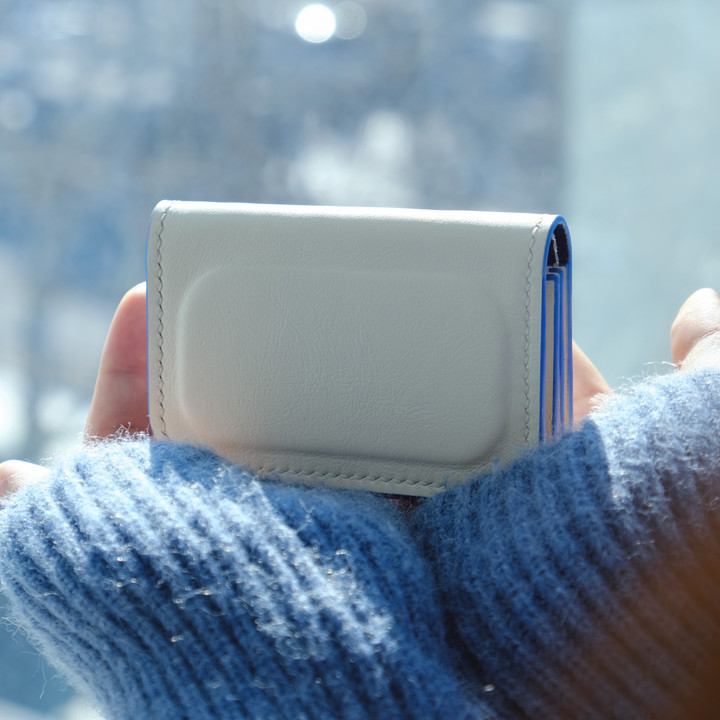 [무료각인] MOMO WALLET WHITE/BLUE | 아이디어스