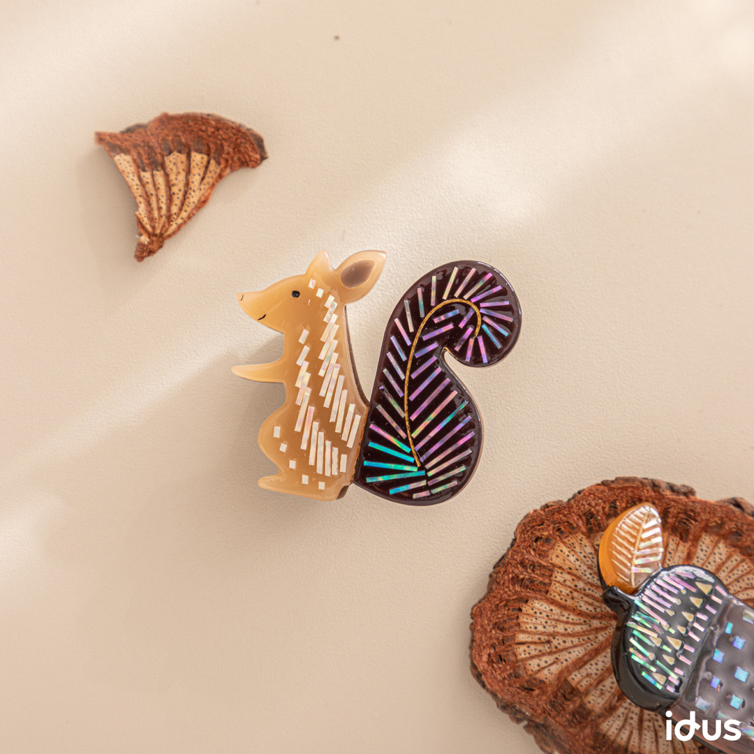 Mother-of-pearl Art Brooch | idus