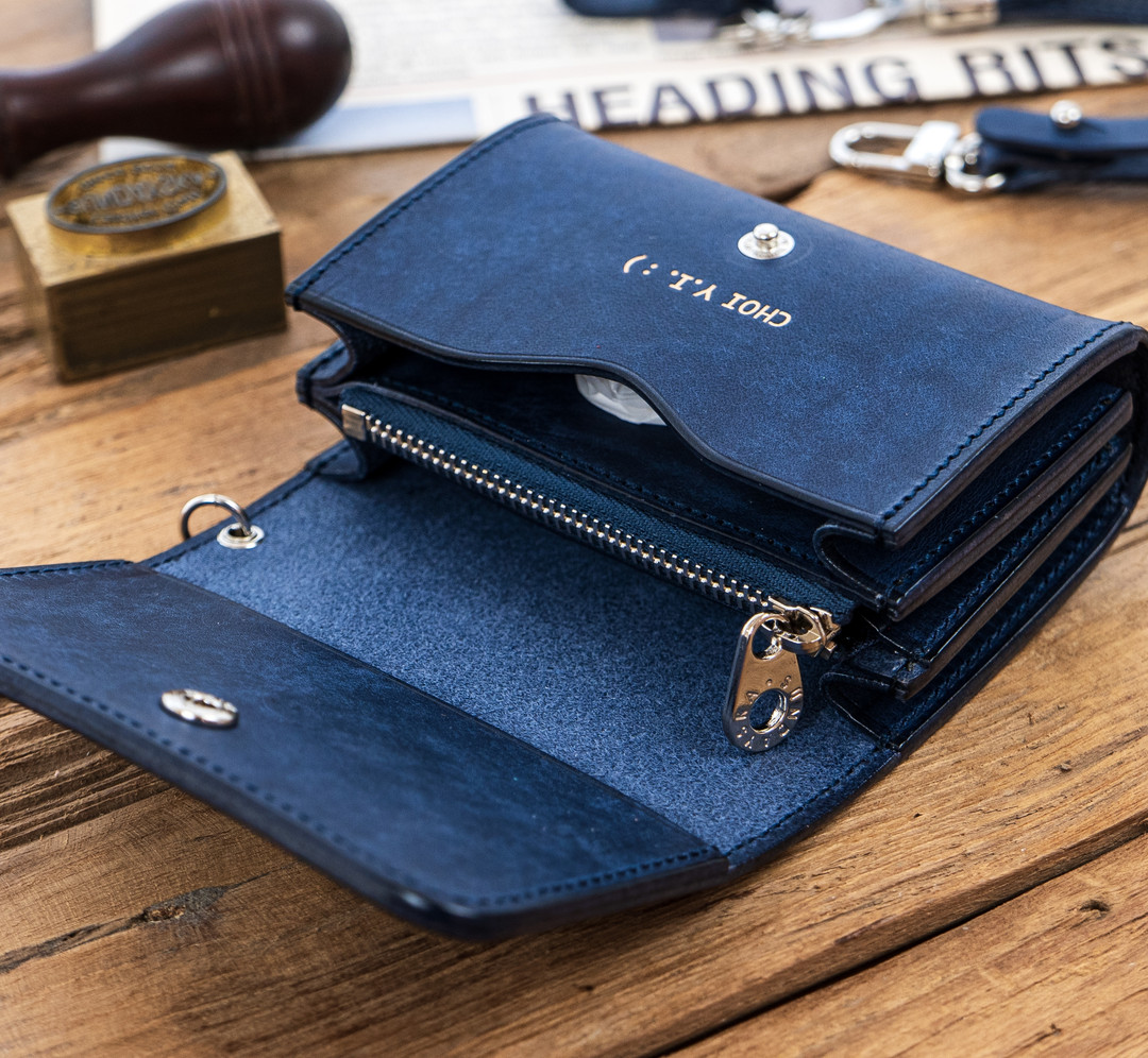 Vegetable Leather zipped half wallet | idus