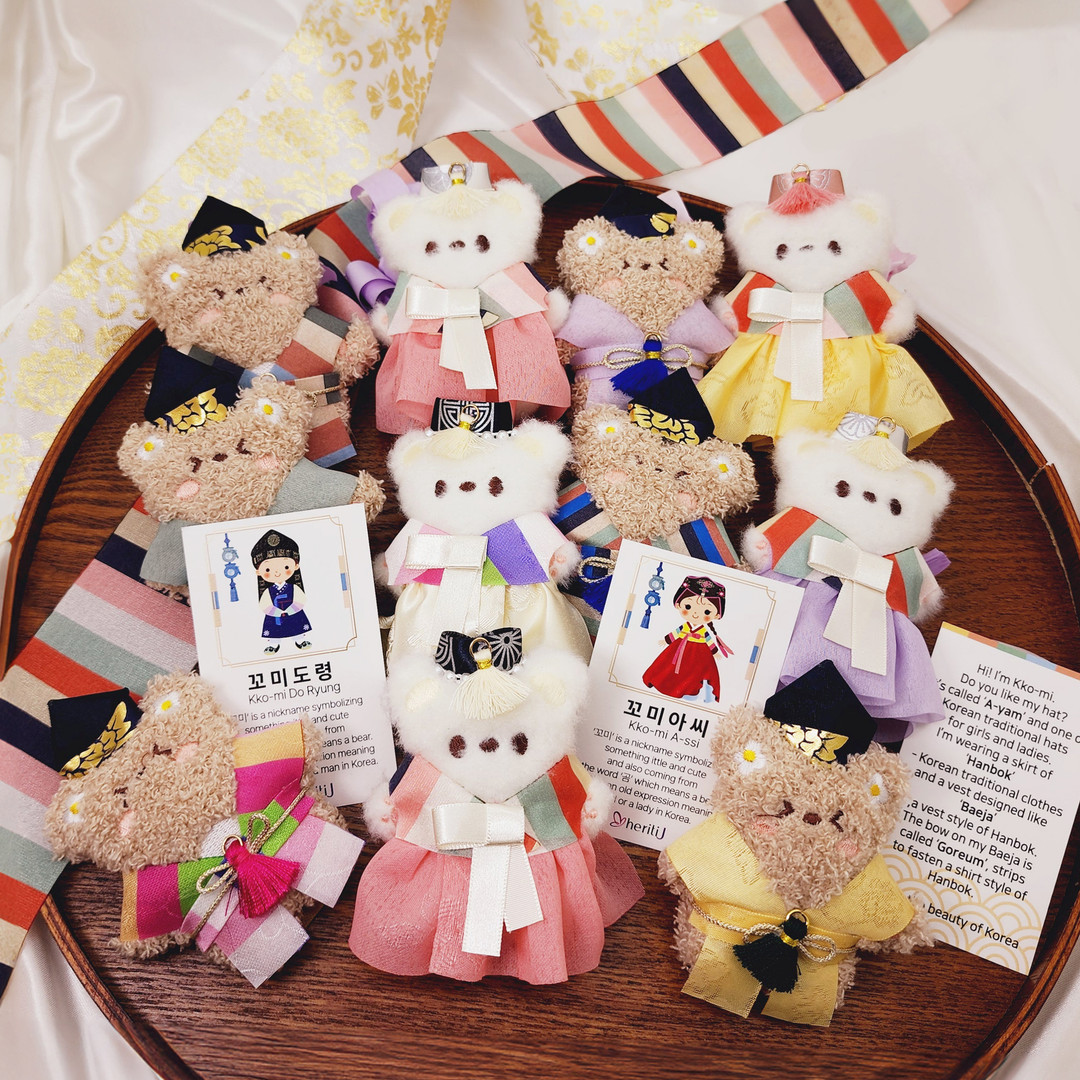 Cute Hanbok-Korean Traditional Clothes Doll Key Ring+Hanbok Card(in 5 Languages) | idus