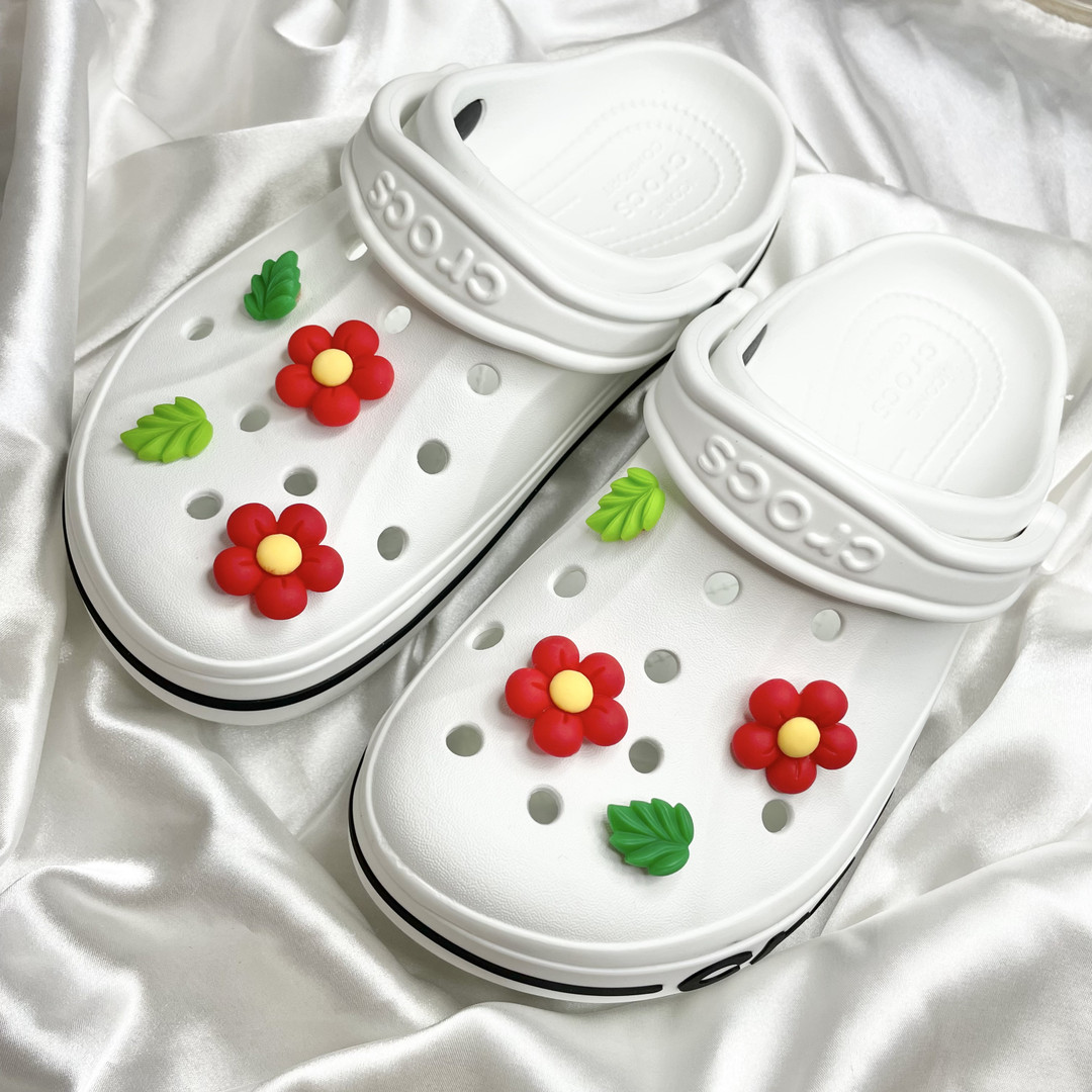 Red flower jibbitz (8pcs) | idus