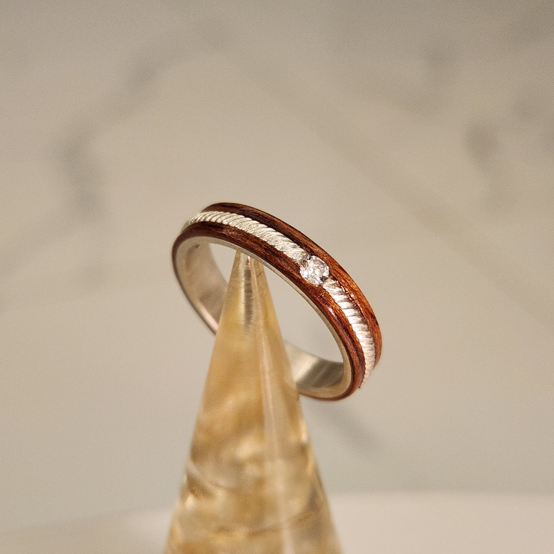 Silver Point Wooden Ring | idus