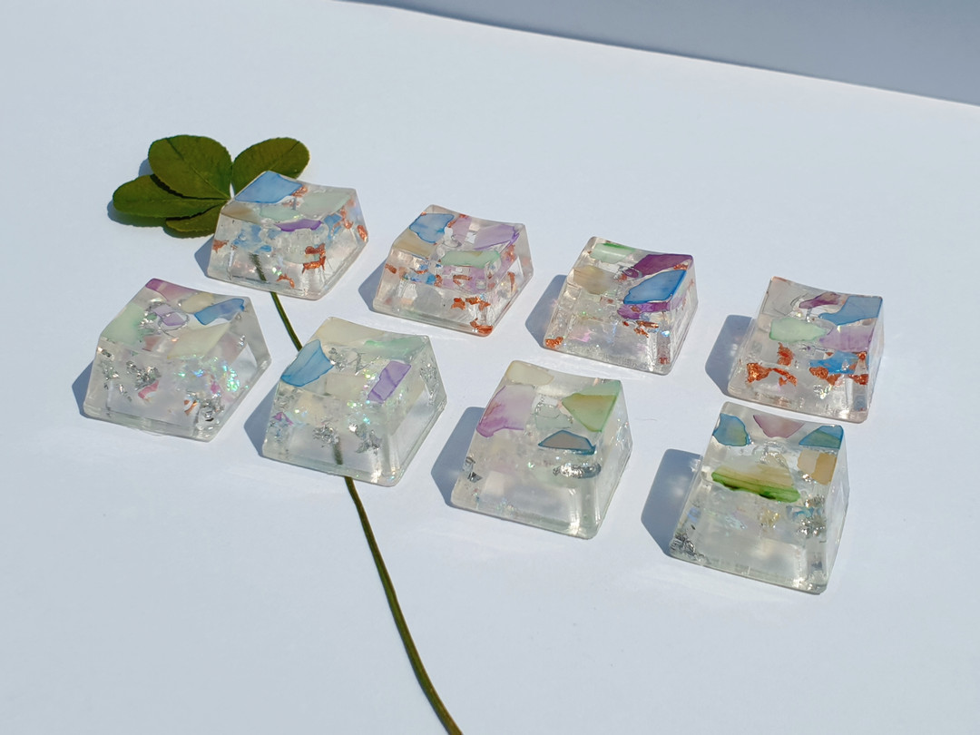 Elegant Trait Resindary Transparent Keycap, Mother-Of-Pearl Custom Keycaps