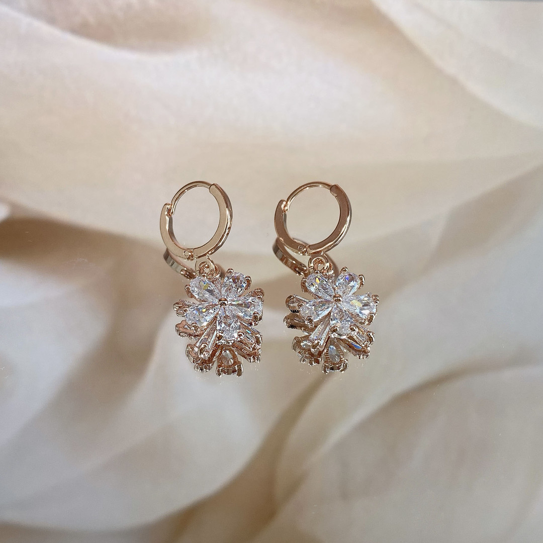Double petal rose gold one-touch earrings