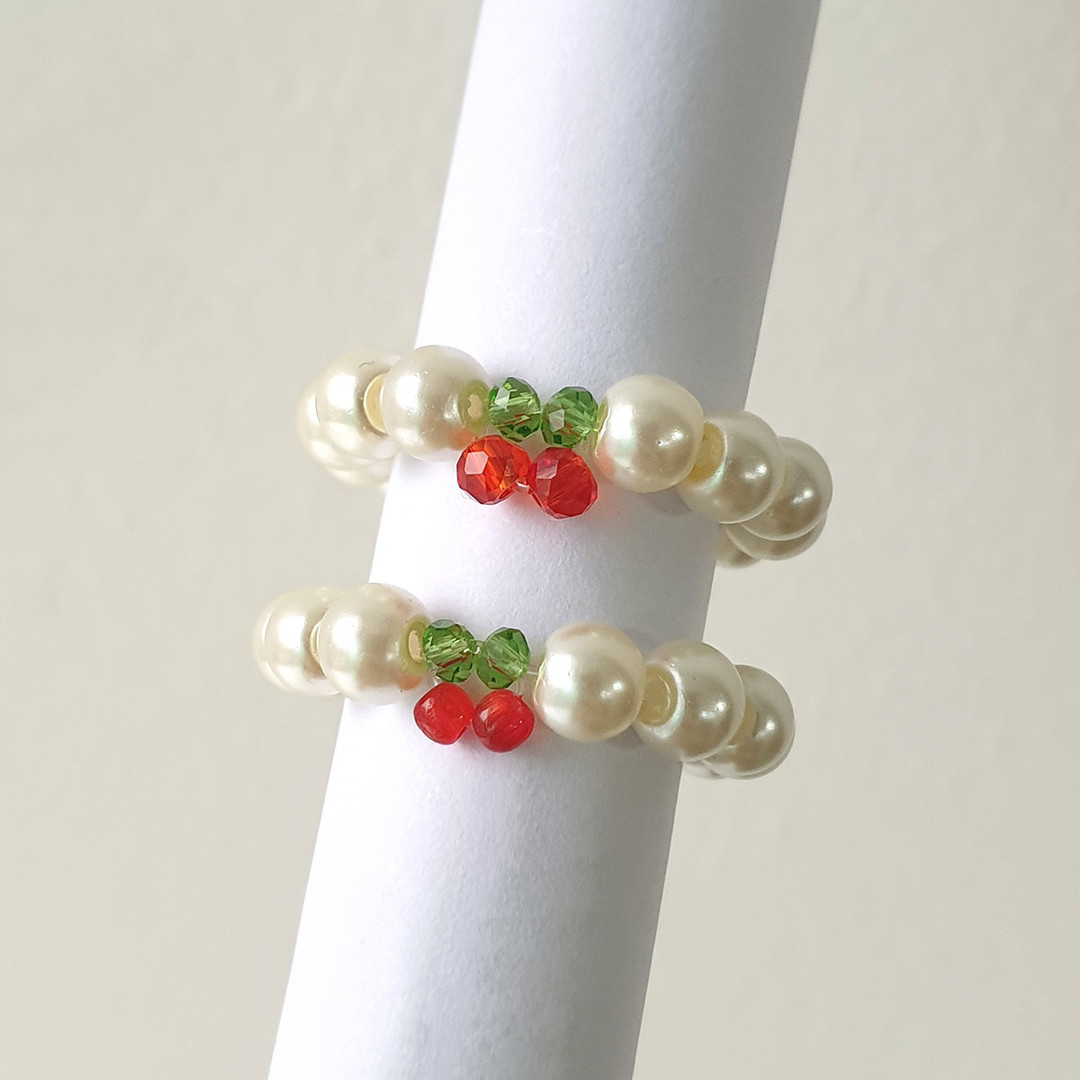 Acrylic pearl Cherry beads ring/アクリルパールチェリー指輪／リング | idus