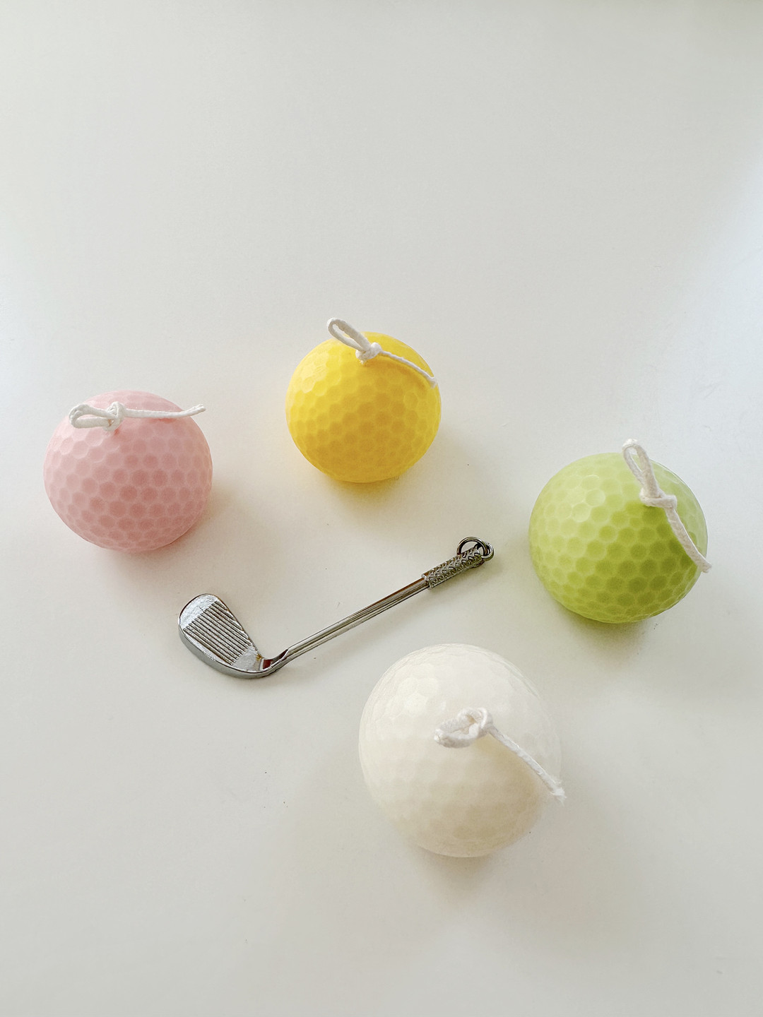 Golf ball-shaped candle | idus