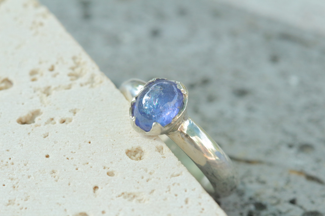Tanzanite Silver Bold Ring | idus