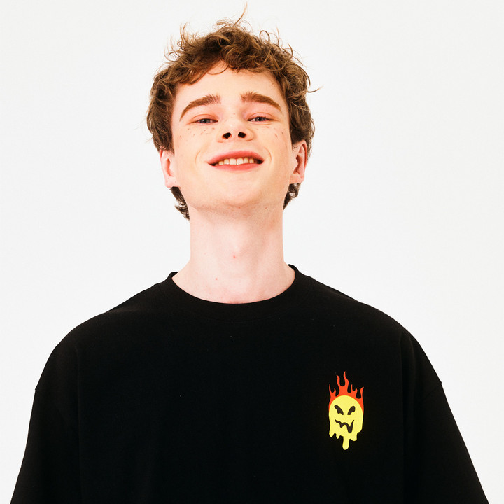BURNING SMILE TEE (BLACK) | 아이디어스