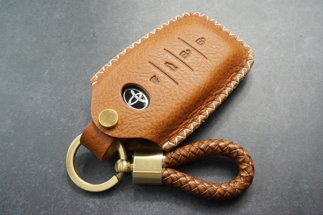 Key fob leather cover case chain for TOYOTA | idus