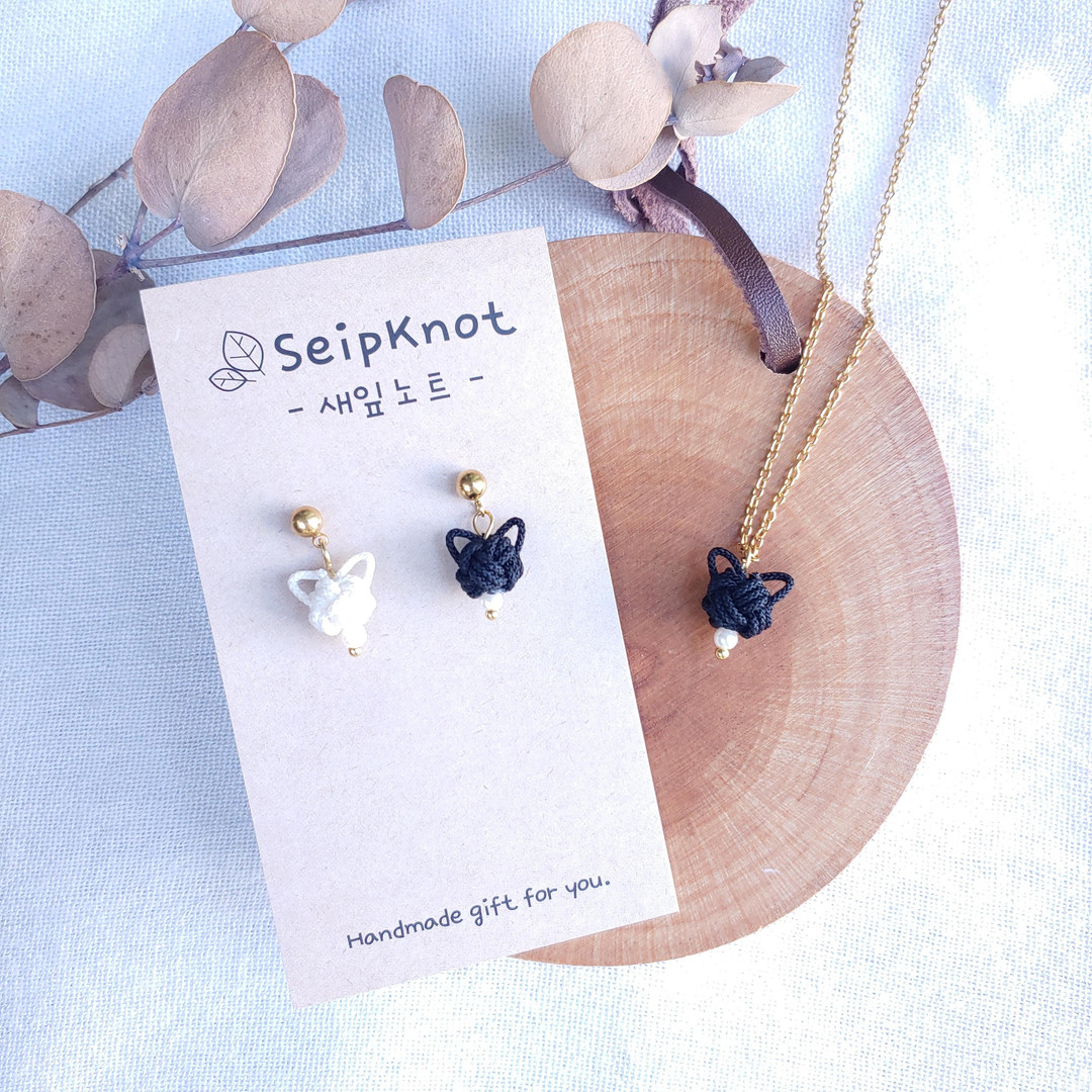 Meow Knot Mini cat Surgical Gold Earrings / Piercing / Ear Cuff ...