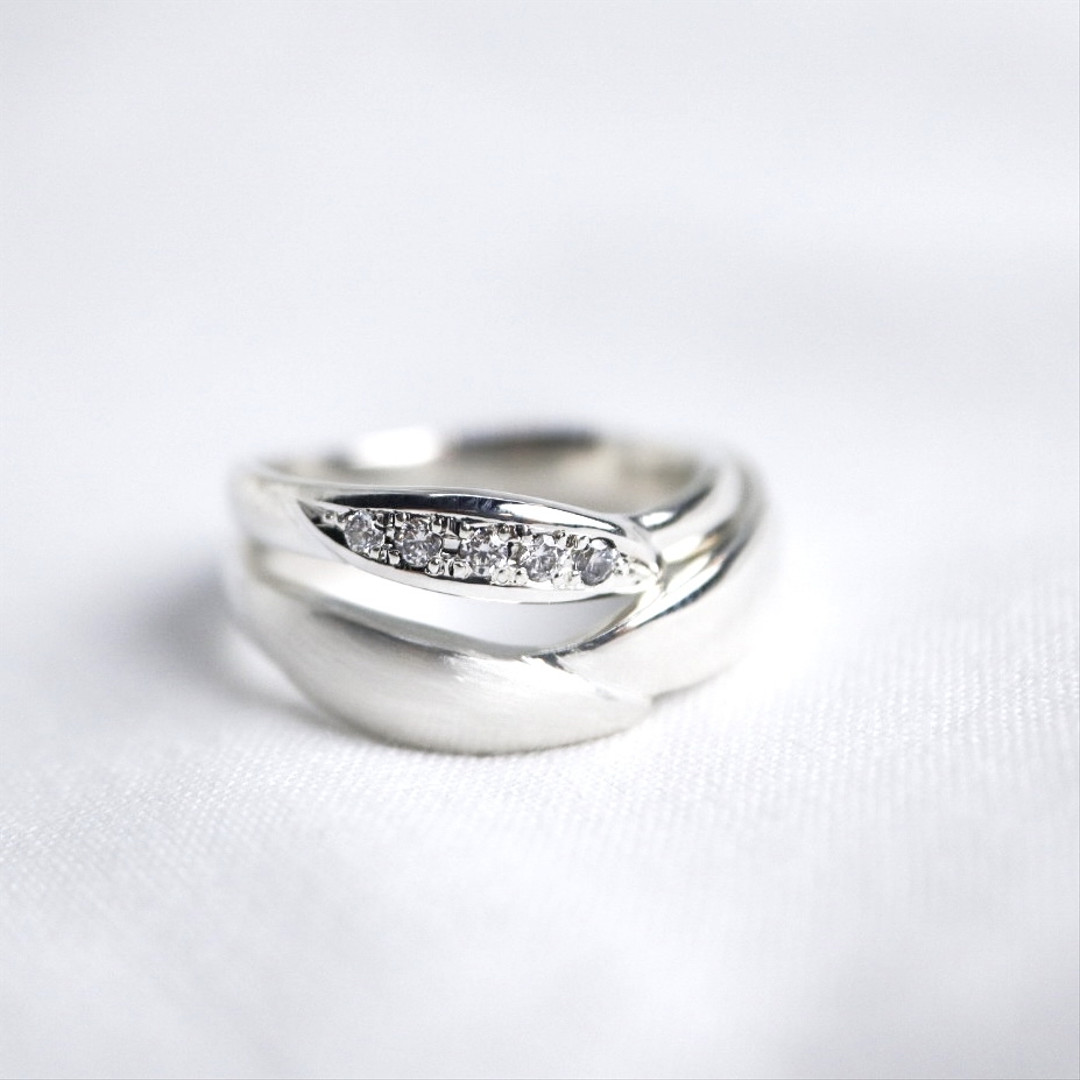 [couple ring] Leaf rings that embrace each other | idus