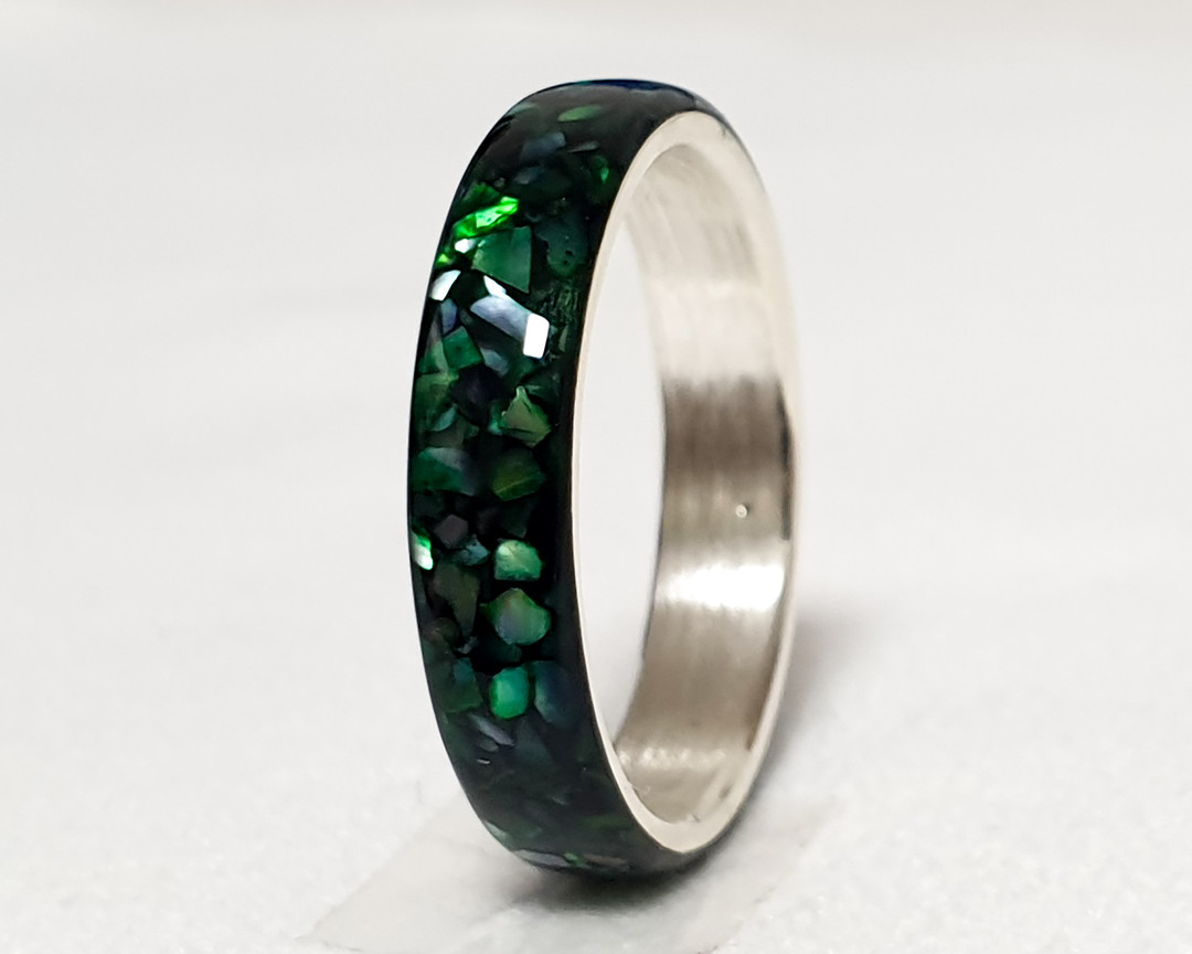Luxe Hand black green mother-of-pearl ring | idus