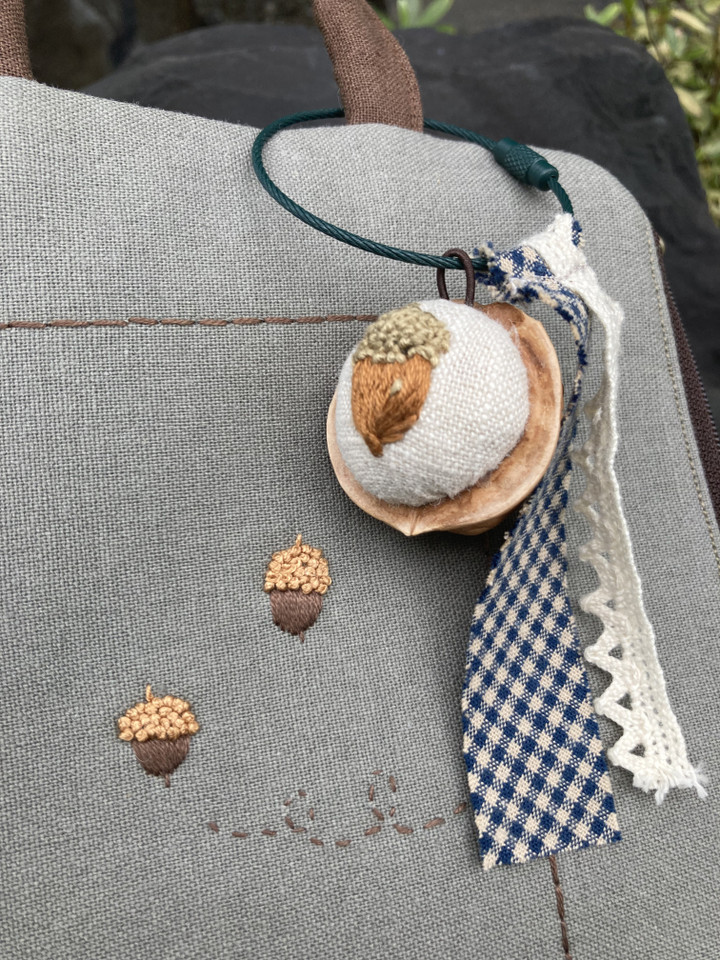 자수 북커버 (데굴데굴 도토리가~) 속지포함 | 아이디어스