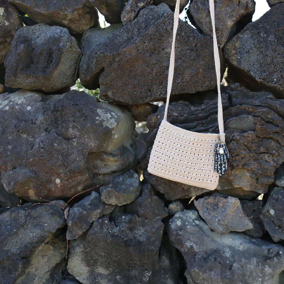 Hand-knit mini messenger bag+Free gift norigae keyring provided | idus