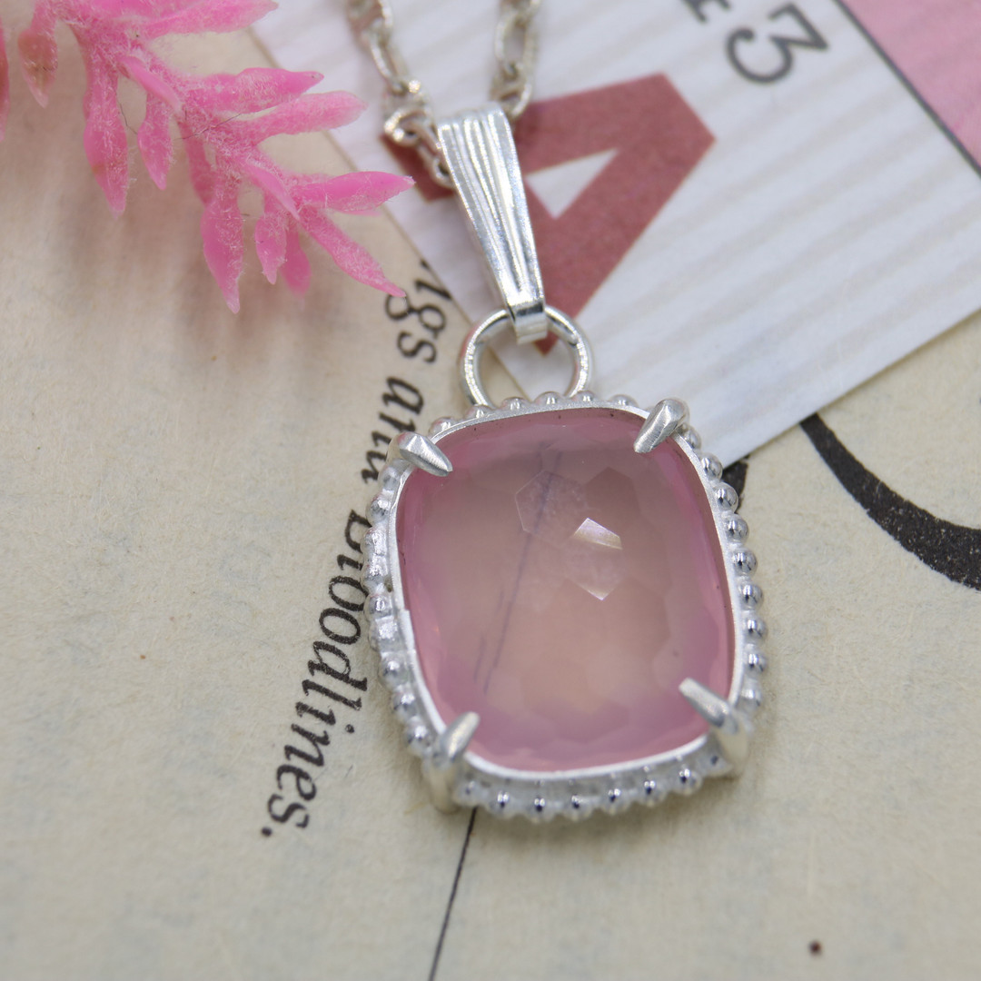 #083 Rose Quartz Pendant | idus