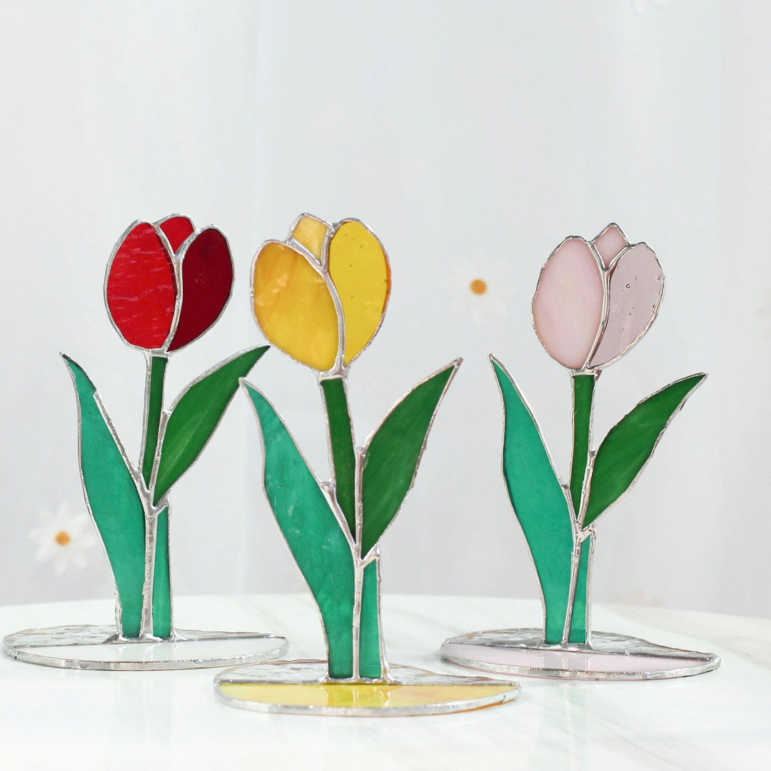 Stained glass tulip object