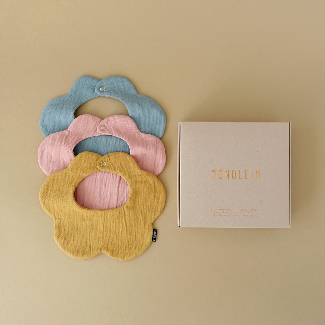 [Baby Gift]3 Petal bib set(+Name embroidery) | idus