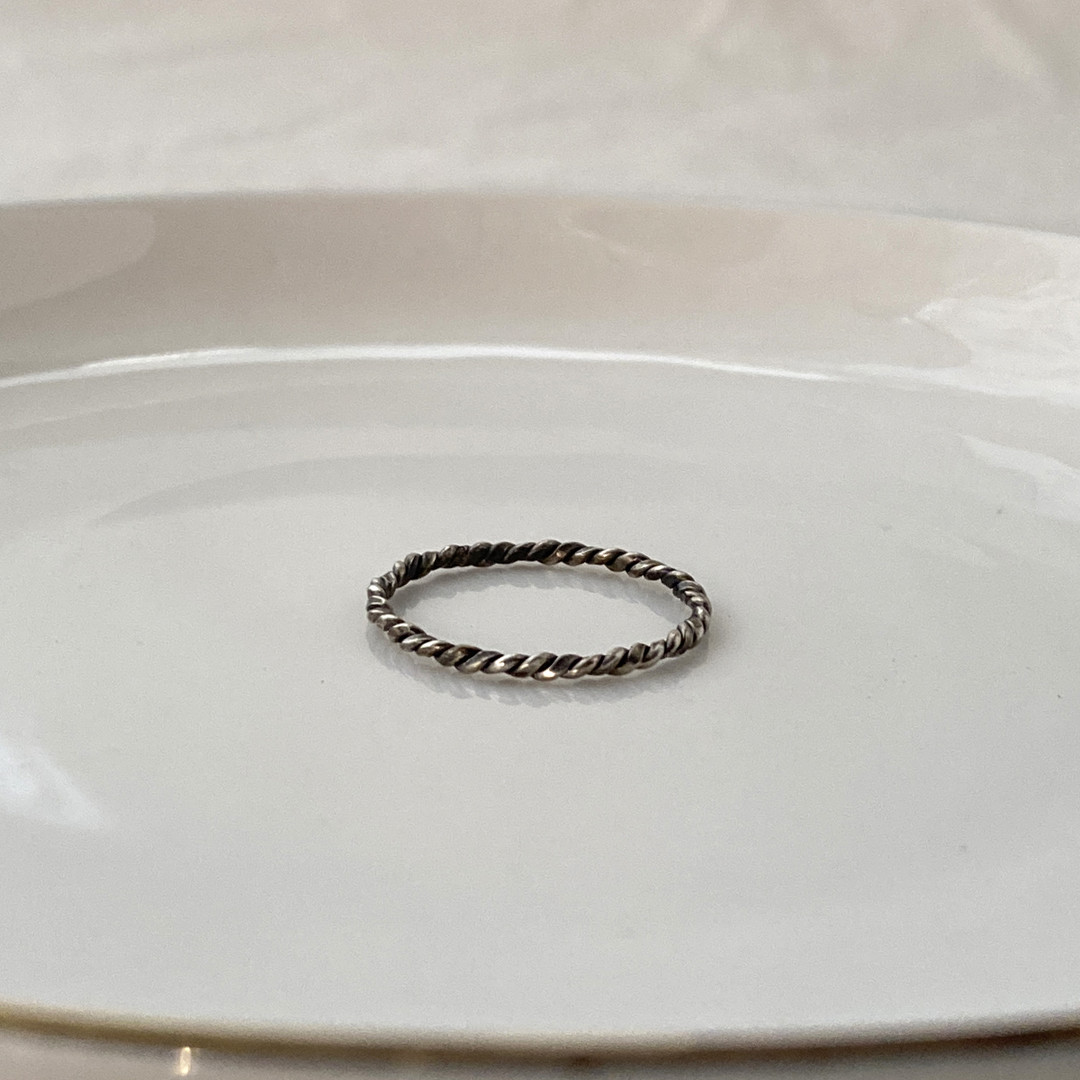 92.5 Sterling Silver Vintage Twist Ring | idus