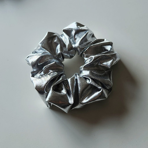 Silver Scrunchie(실버 스크런치) | 아이디어스