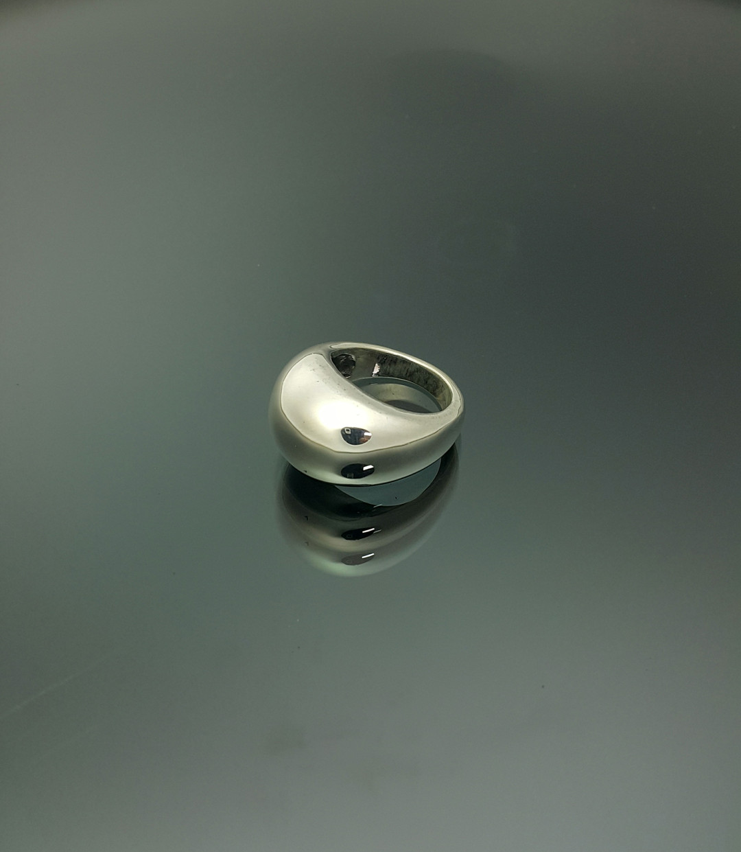 A silver gomaru ring | idus