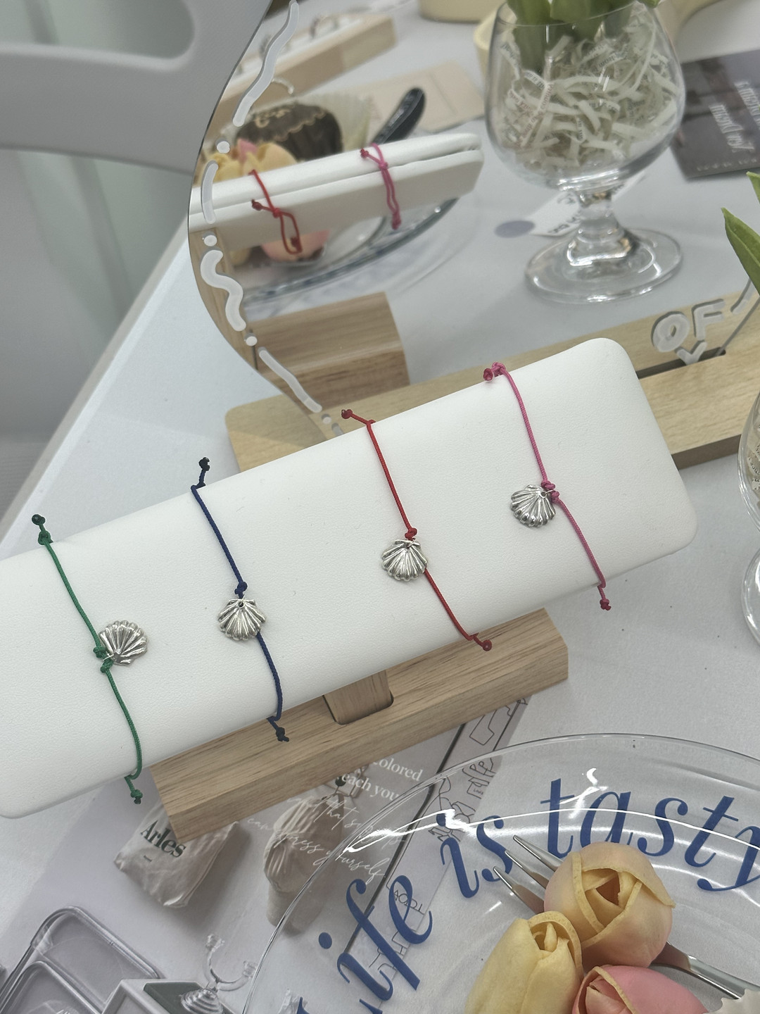 Shell-Shaped Pendant knot bracelet (15 colors)