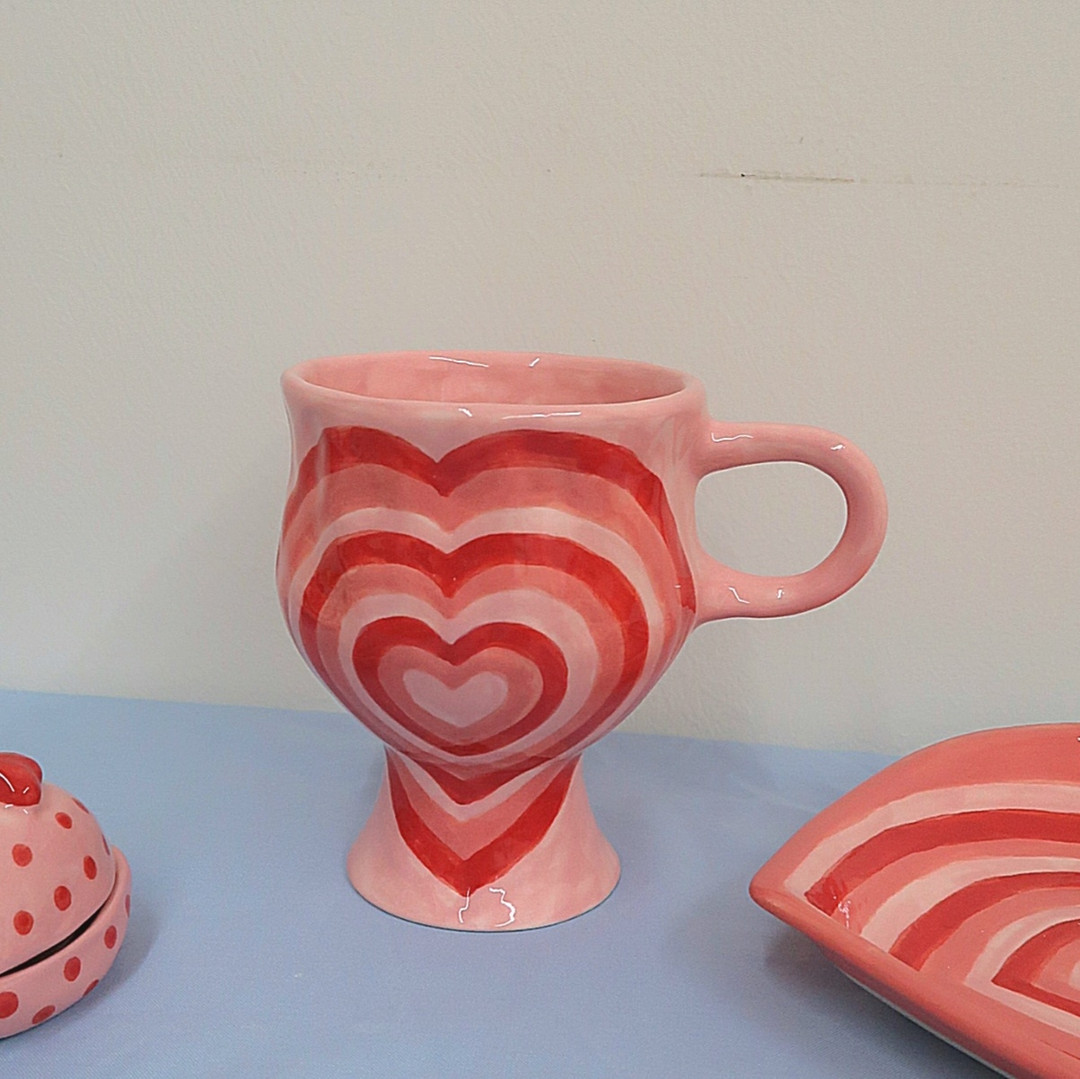 Red pink heart goblet mug | idus
