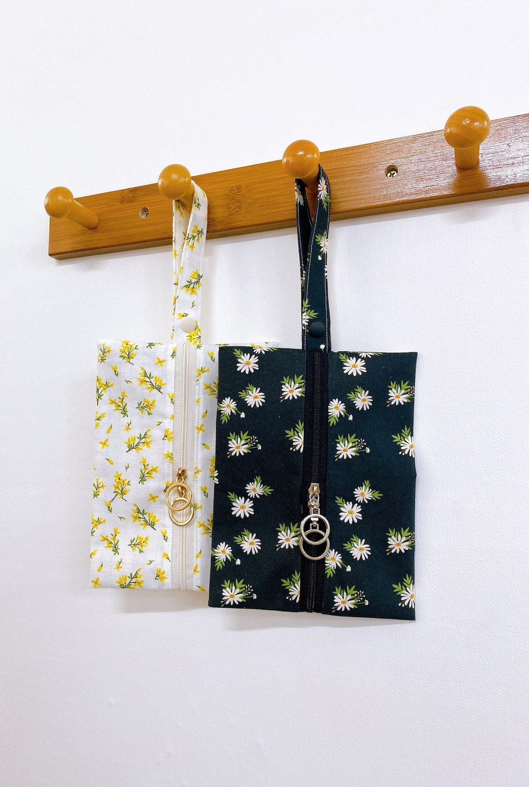 Tissue / Multi-Pouch (with tissue) | idus