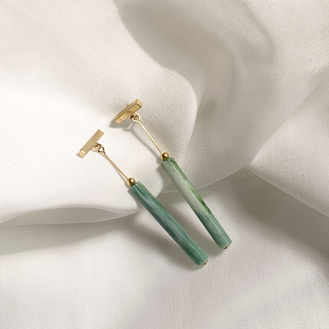 Jade stick earring | idus