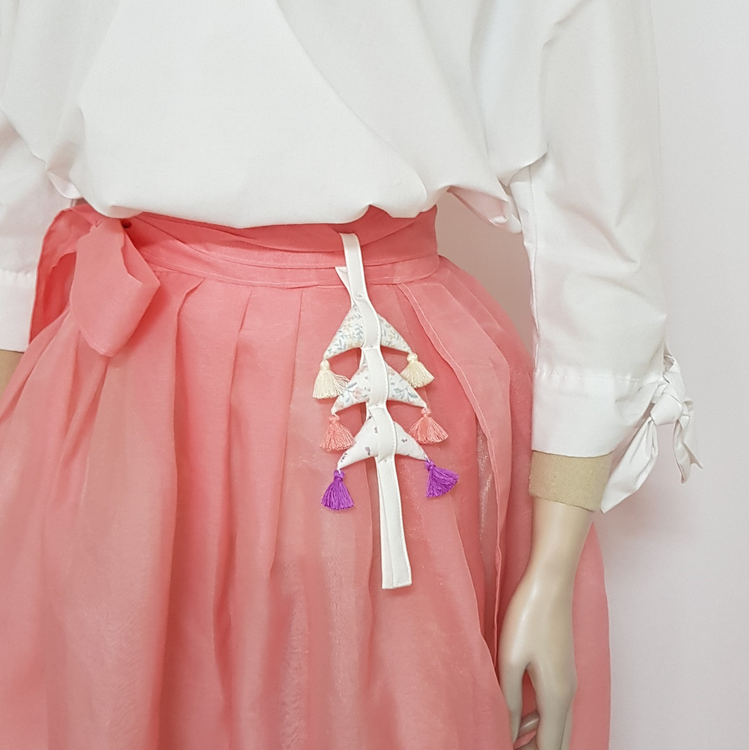 Korea traditional ornaments 'goebul norigae' 3color | idus