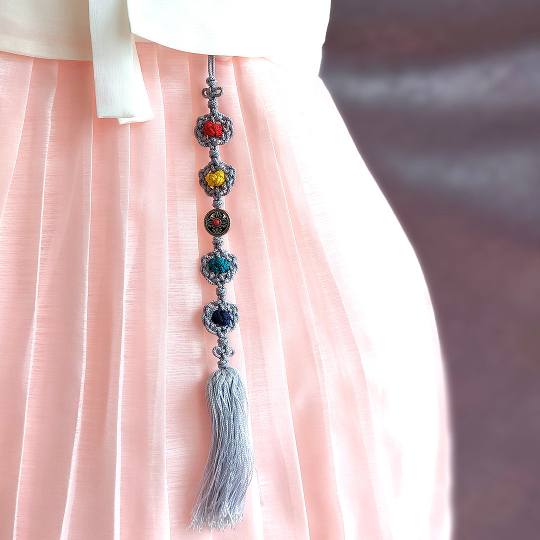 "Korean Traditional Norigae Strawberry Knot" | idus