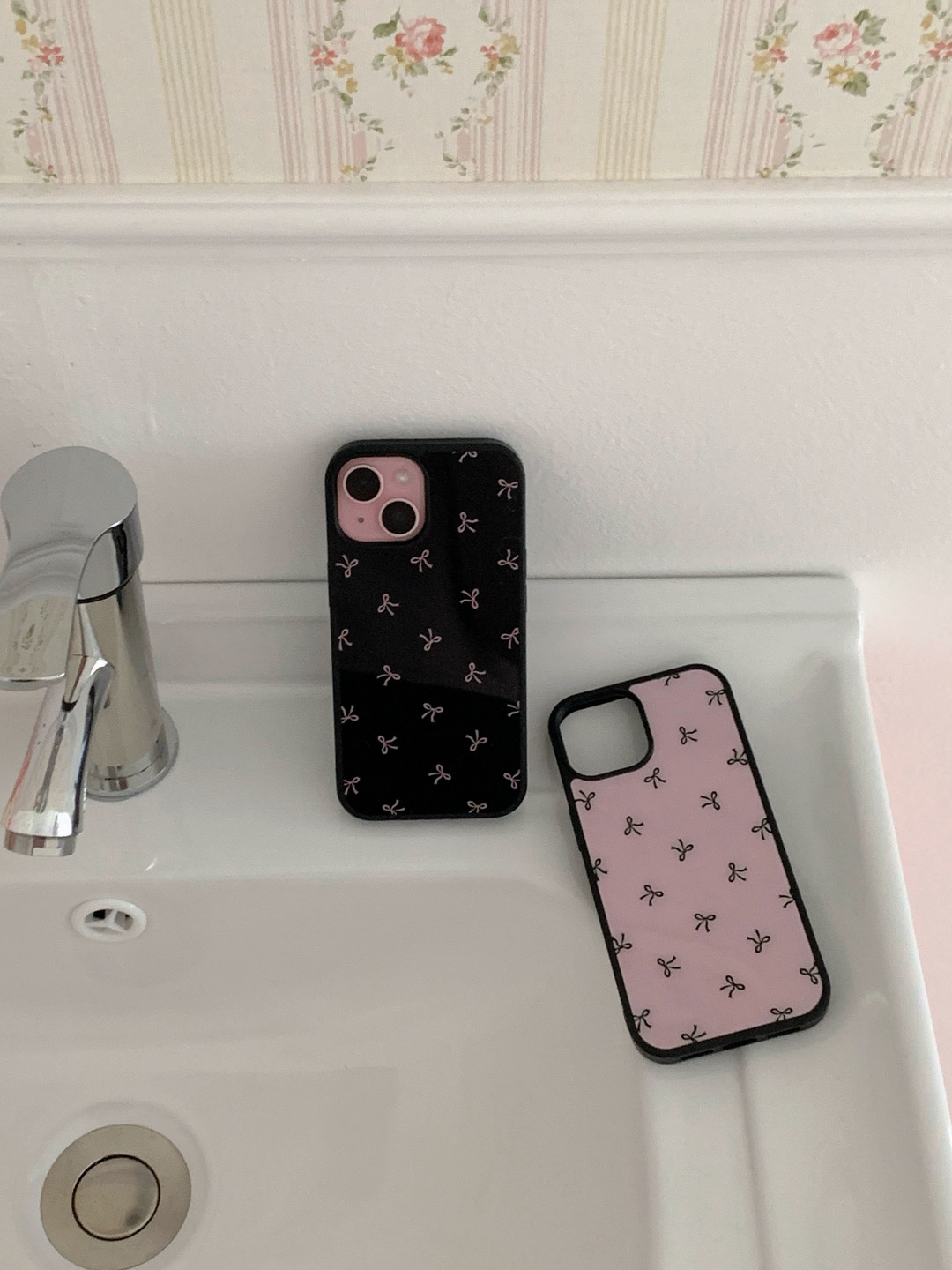 Black pink ribbon case | idus