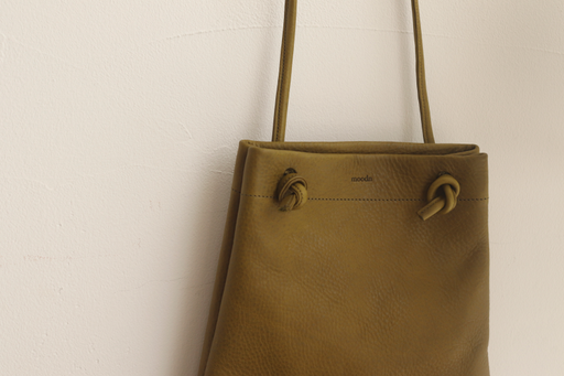 Twisted shoulder bag | 아이디어스