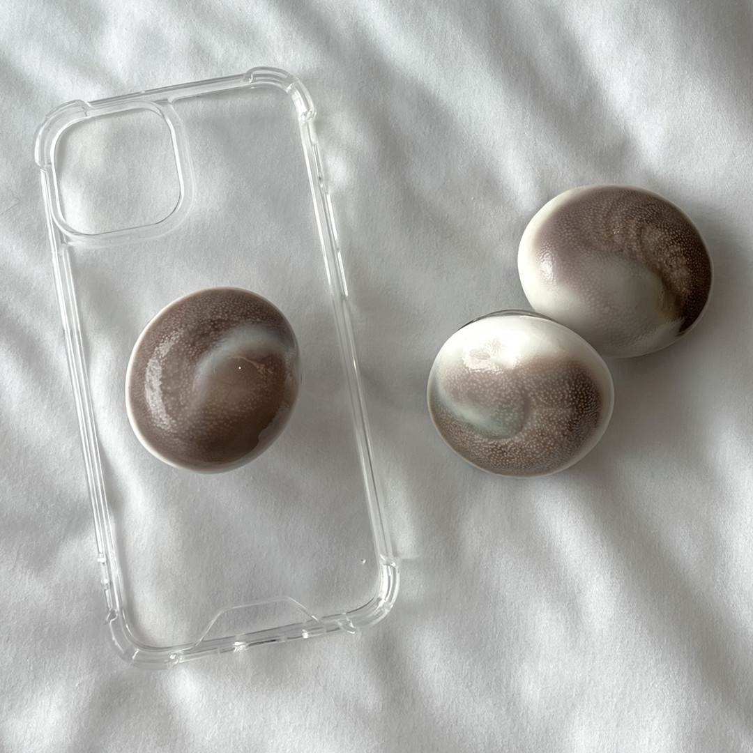 natural sea shell phone strap and griptok | idus