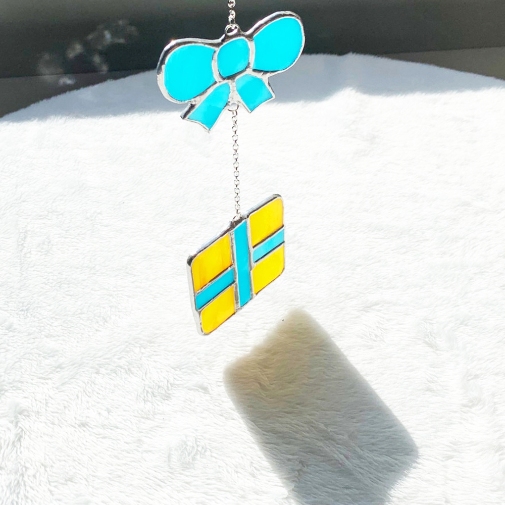 Stained Glass a Christmas gift box | idus
