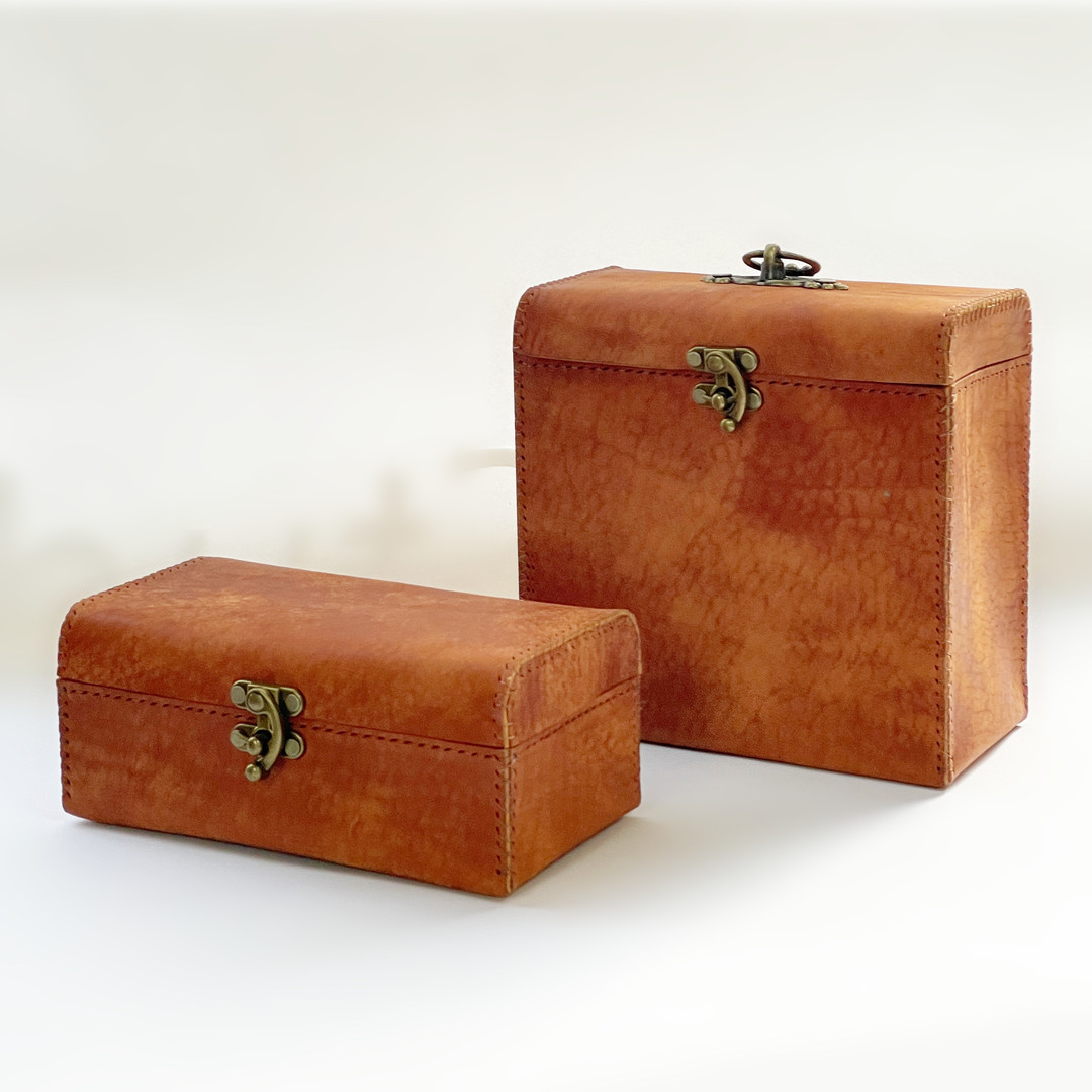 Vertical Vegetable Leather Treasure Box | idus