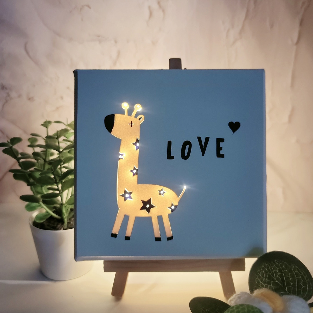 Giraffe frame with star (mood light option)