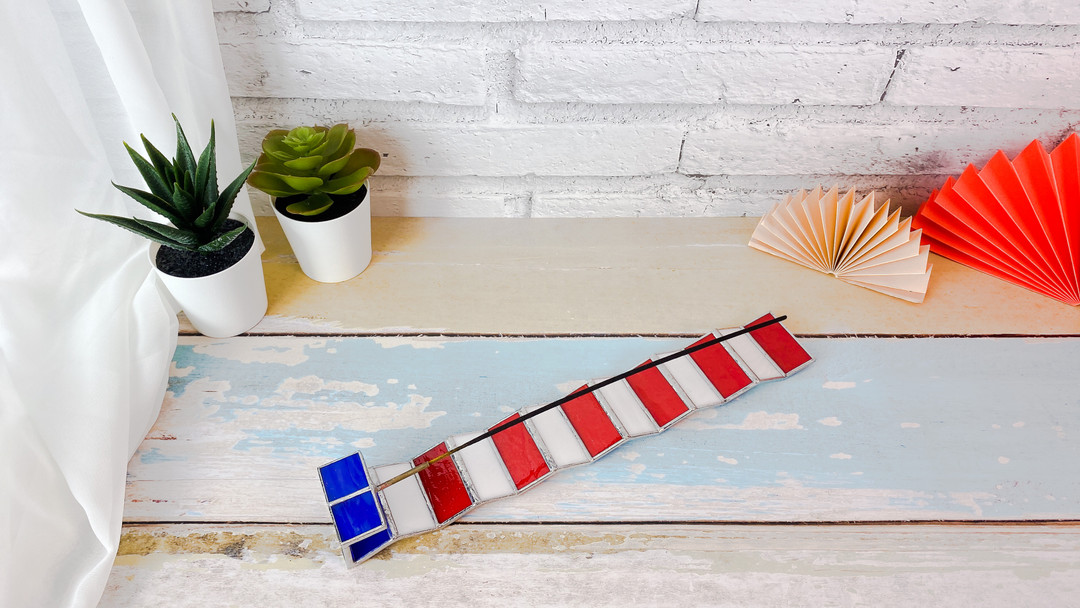 A Stained-Glass Incense Holder with Tri-color Design