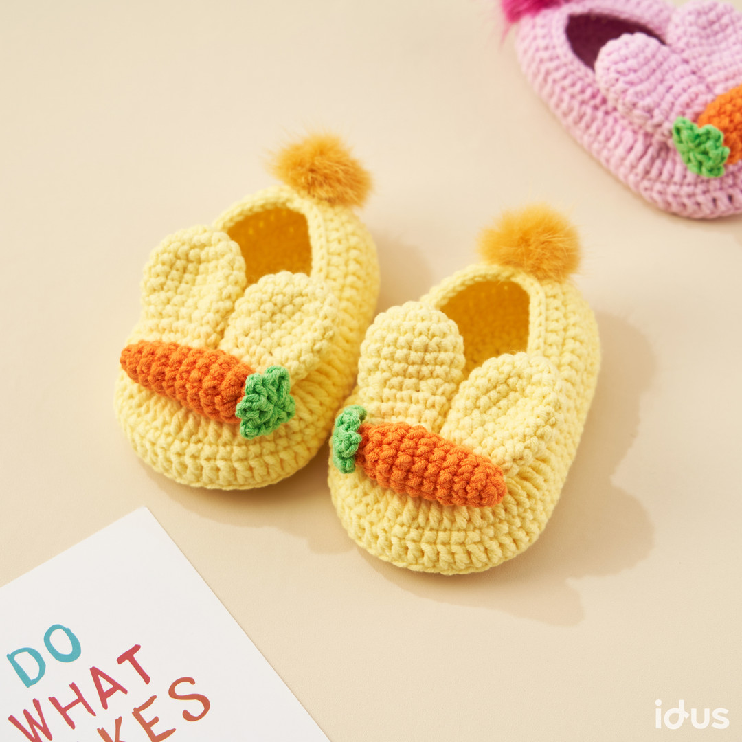 Cute rabbit shoes a gift for celebrating one's pregnancy | idus