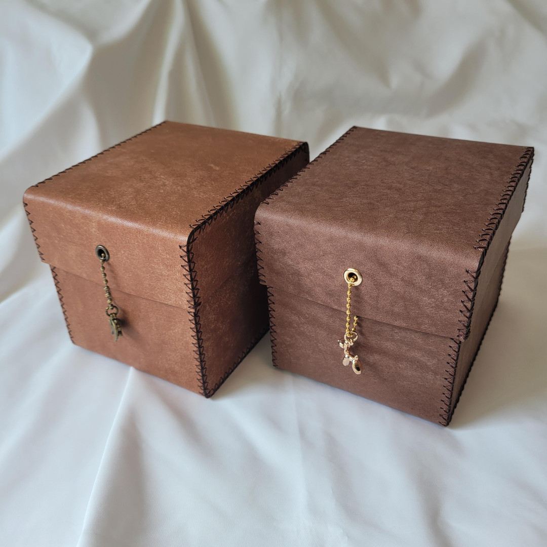 Vintage Leather Prop Box (big) | idus