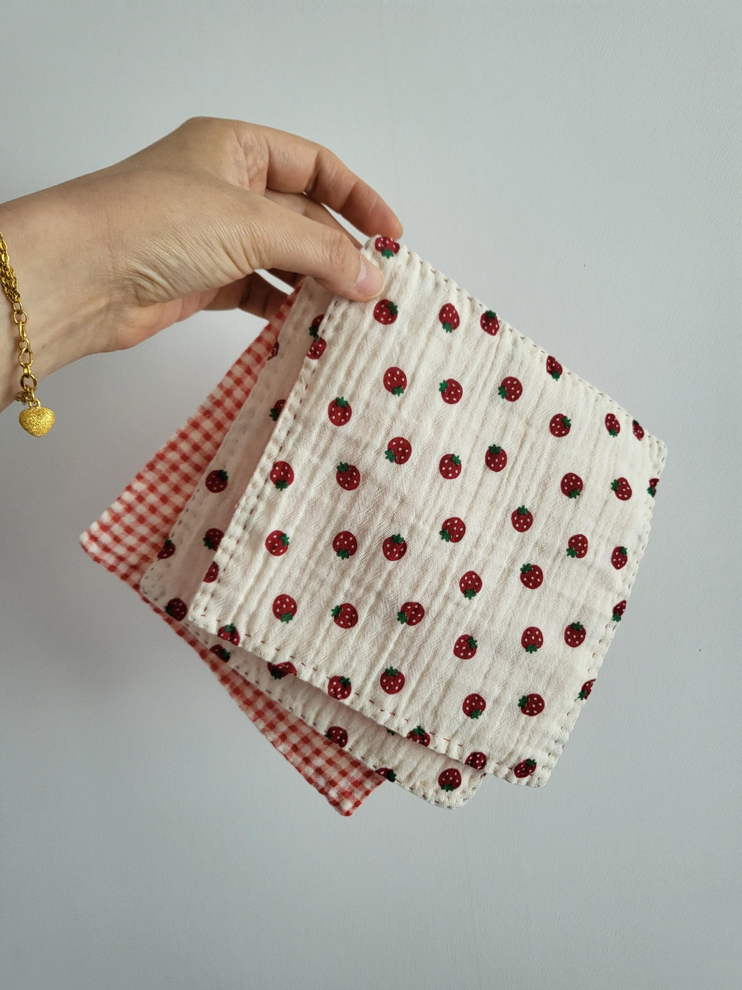 handmade handkerchief /The cutest mini handkerchief_strawberry | idus