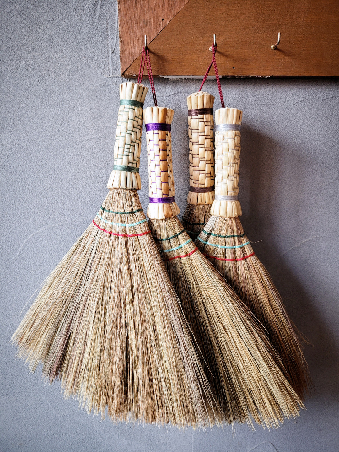 Table broom decorated with sorghum sticks(large) | idus