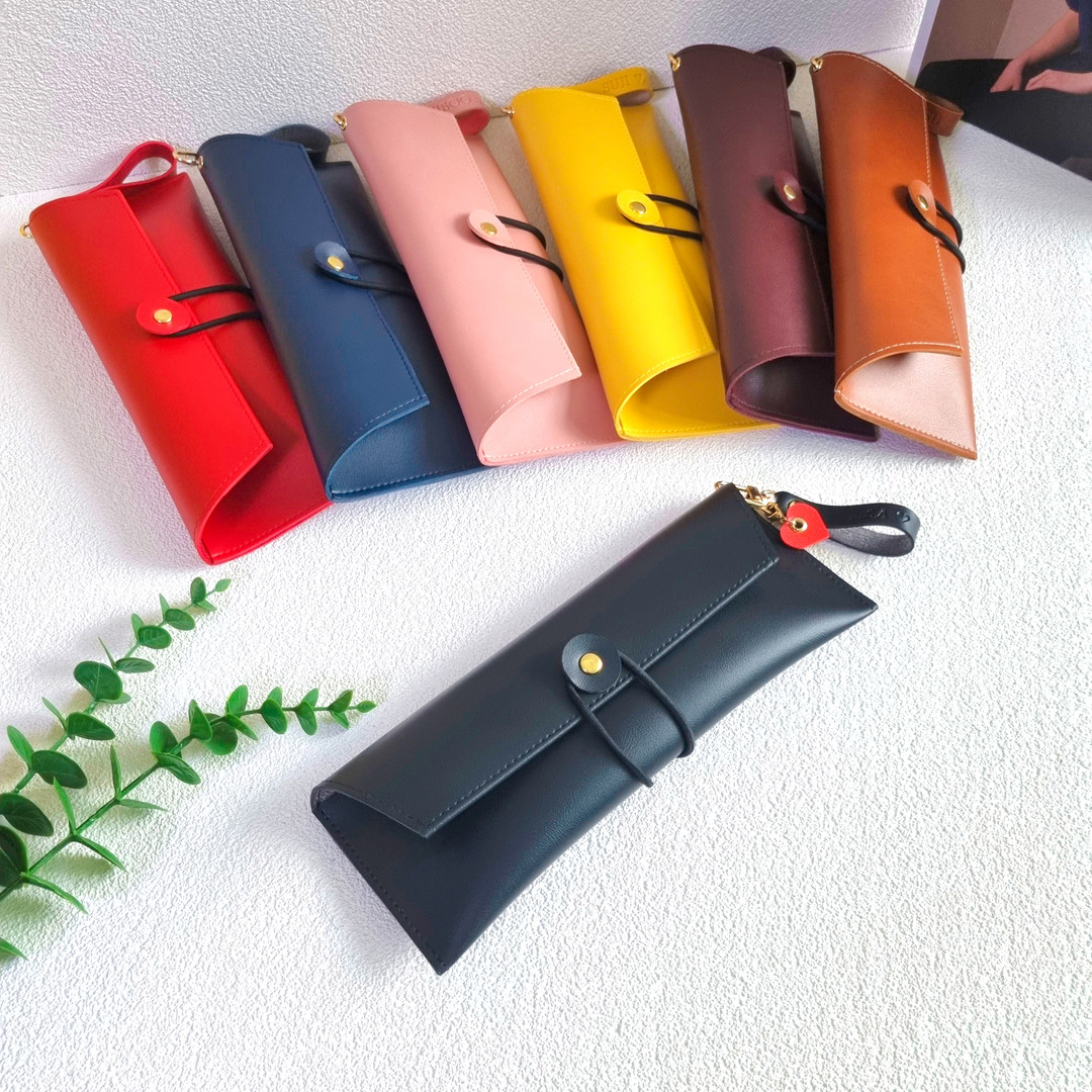 Free initial leather pencil case | idus