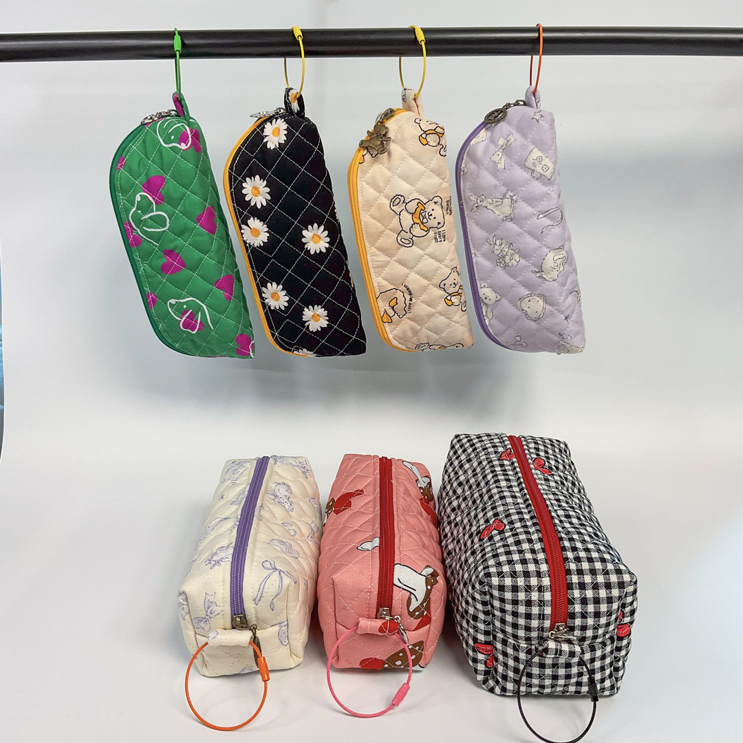 Pencil case Square pouch Quilted pouch | idus