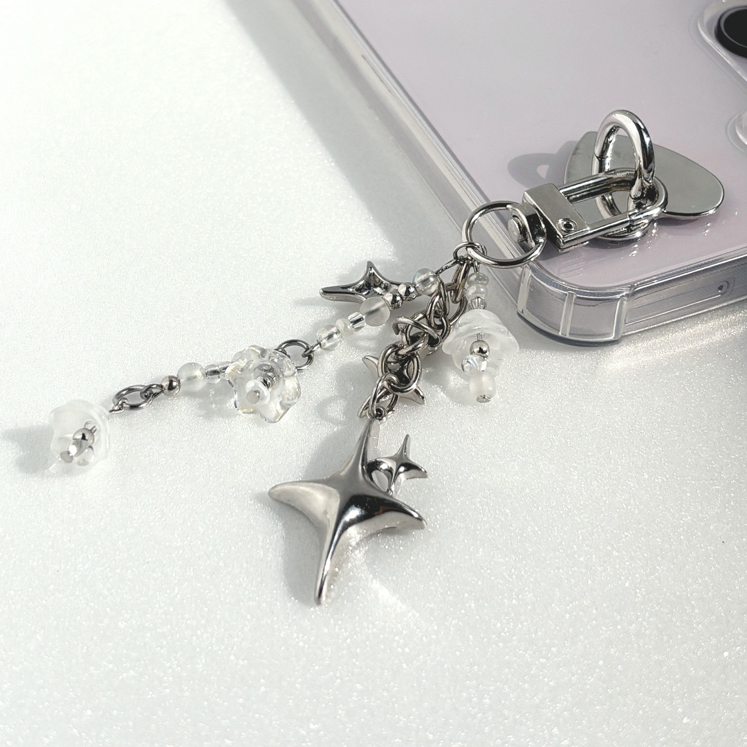 White glass flowers and drop silver star keyring | idus